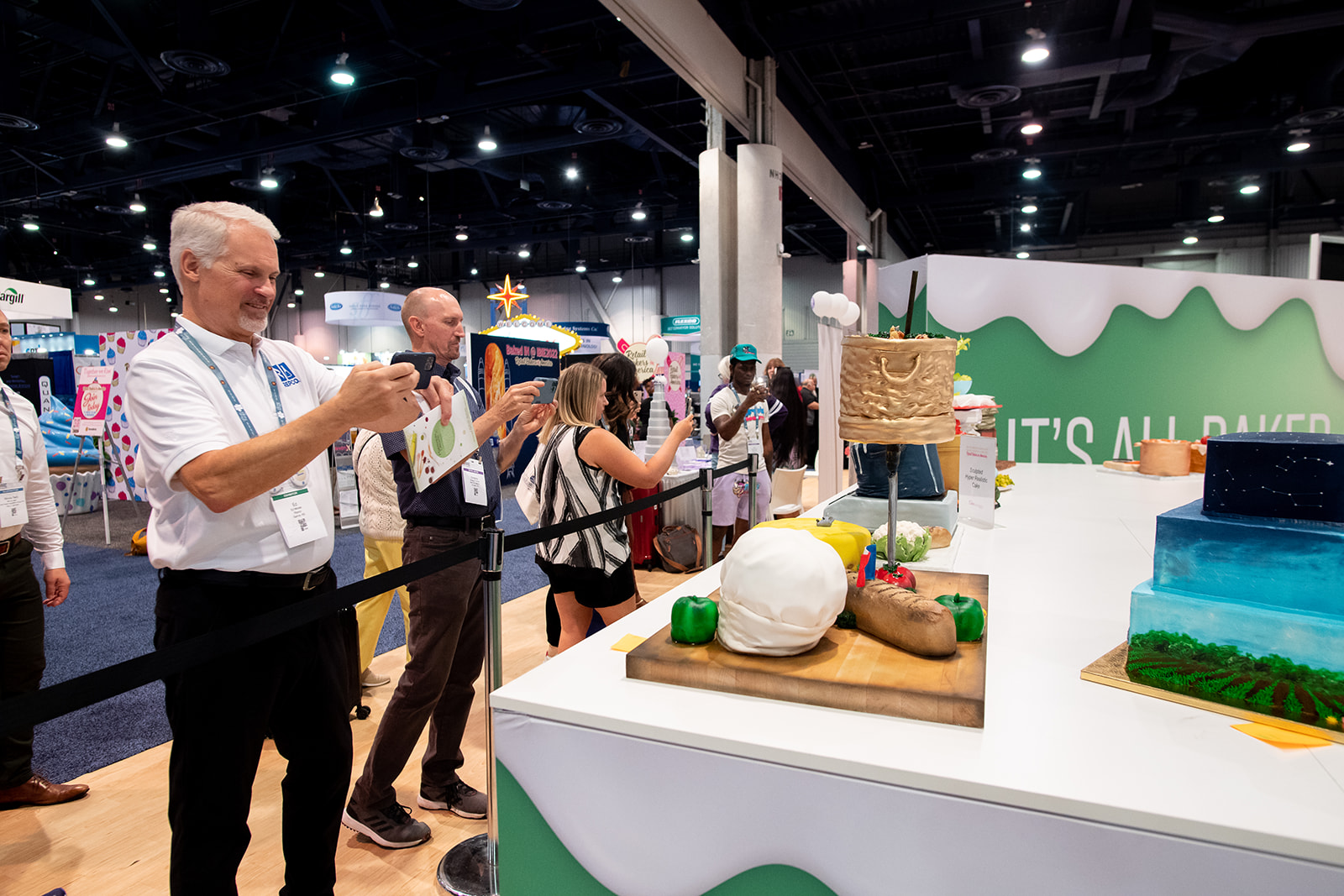 Elite Cake Decorators Wanted: Apply Now for Prestigious Competition at ...